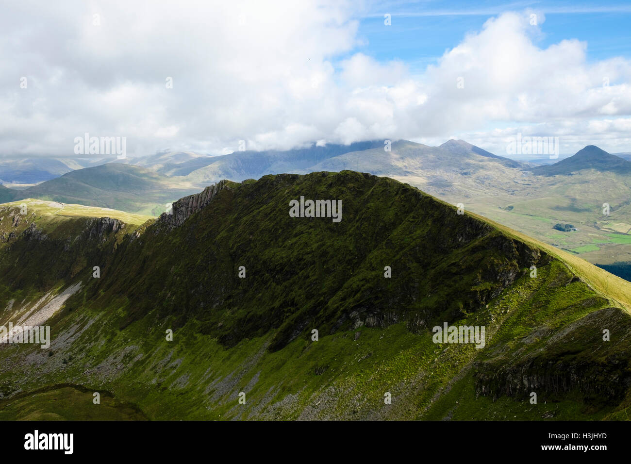 Trum y ddysgl and the nantlle ridge from y garn High Resolution Stock ...