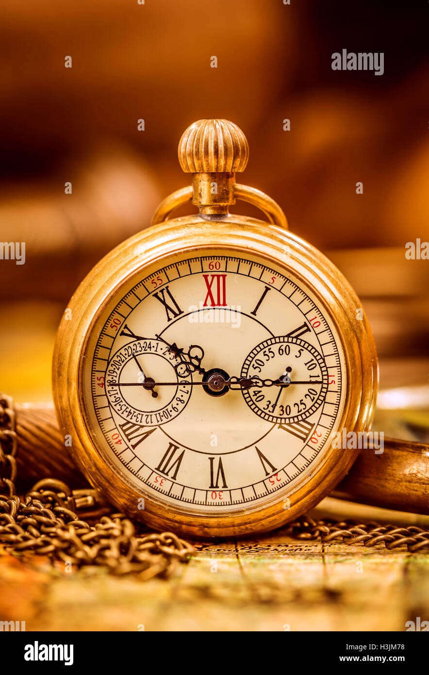 Vintage Antique pocket watch. Vintage grunge still life Stock Photo - Alamy