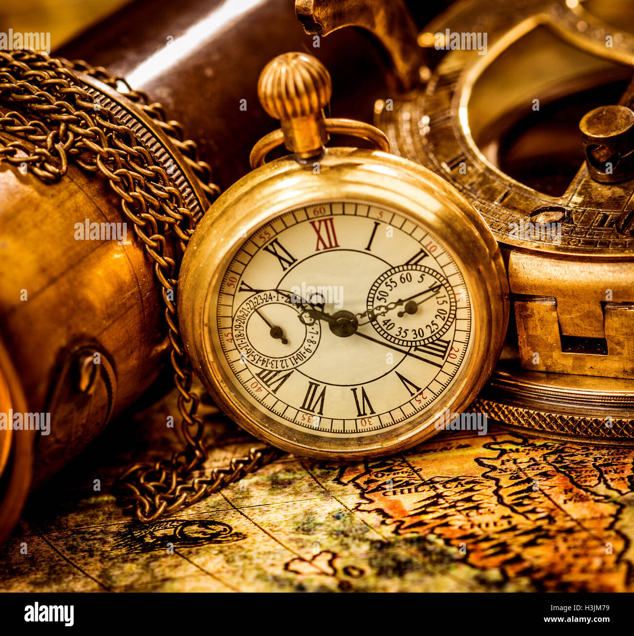 Vintage Antique pocket watch. Vintage grunge still life Stock Photo - Alamy