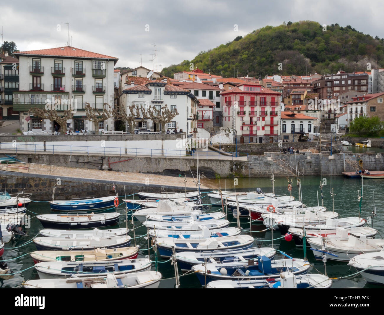 Mundaka village hi-res stock photography and images - Alamy