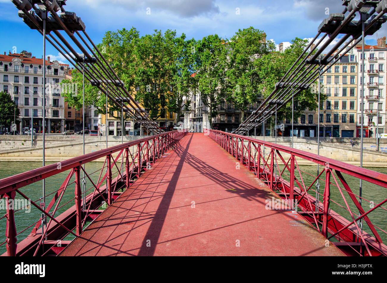 Lyon (France) Passerelle Saint-Vincent on river Saone Stock Photo - Alamy