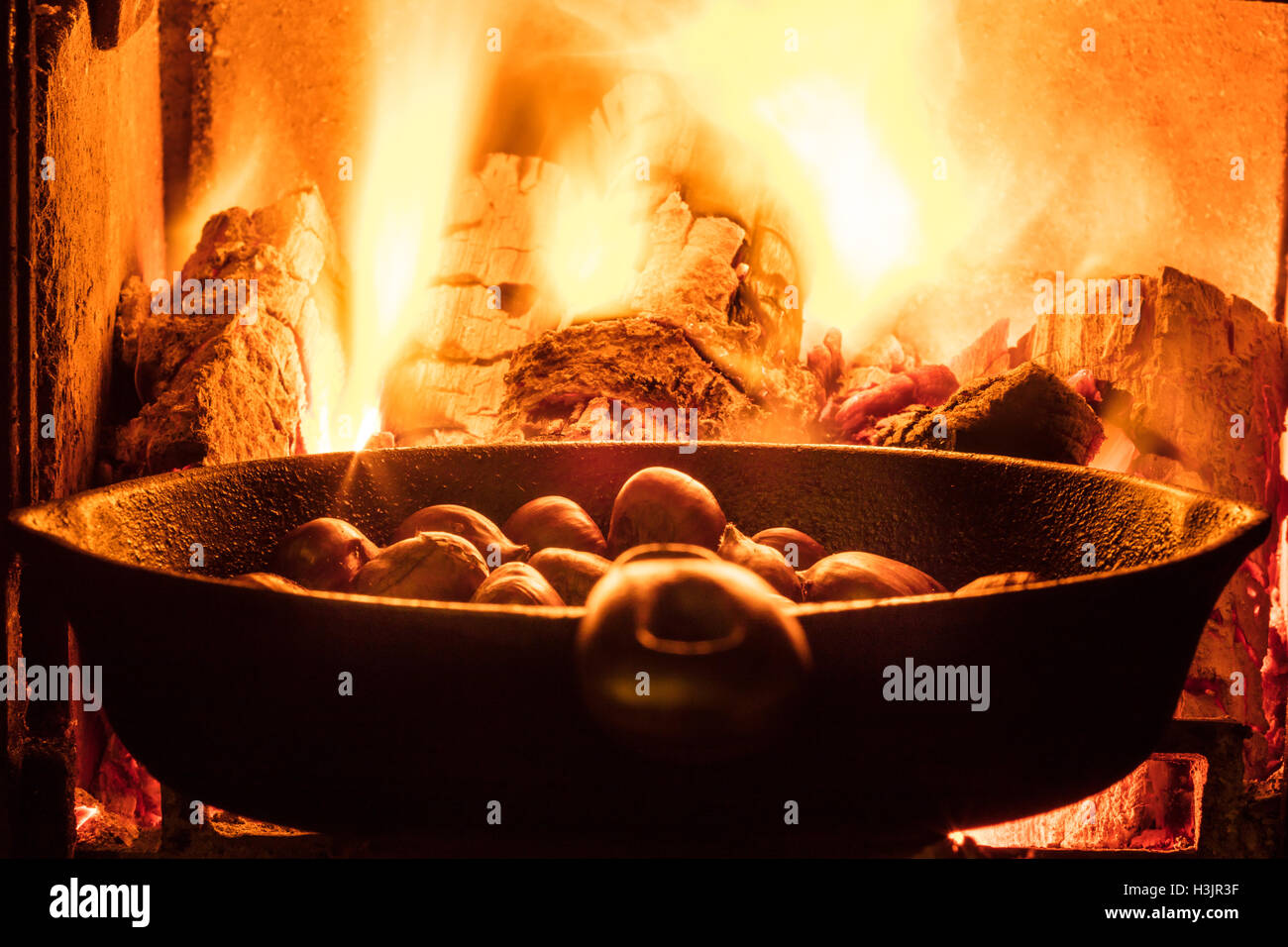 Chestnuts fire hi-res stock photography and images - Alamy