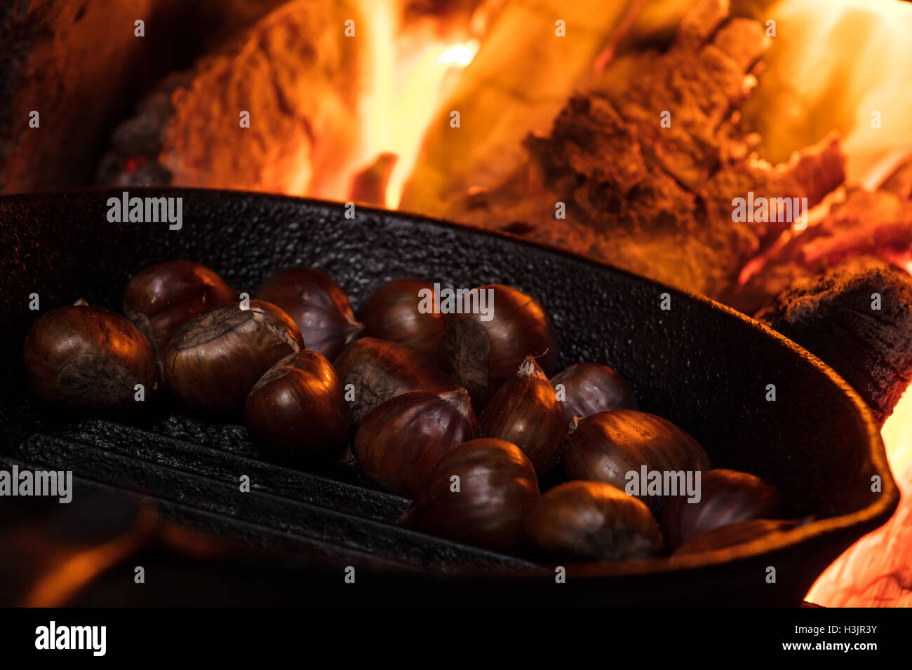 Nut roasting fire hi-res stock photography and images - Alamy