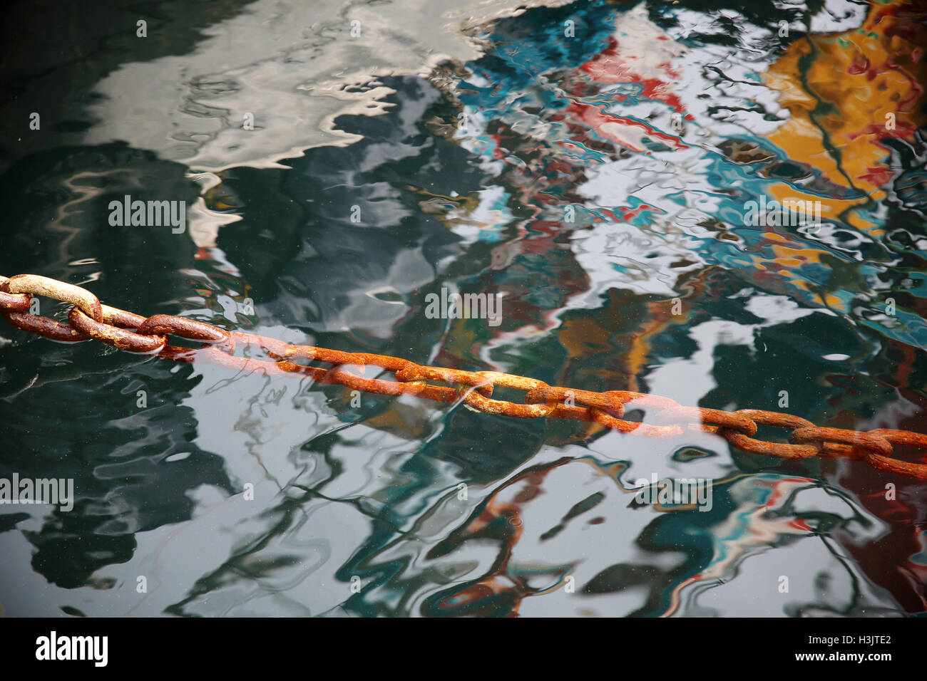 Rusty industrial iron chain Stock Photo - Alamy