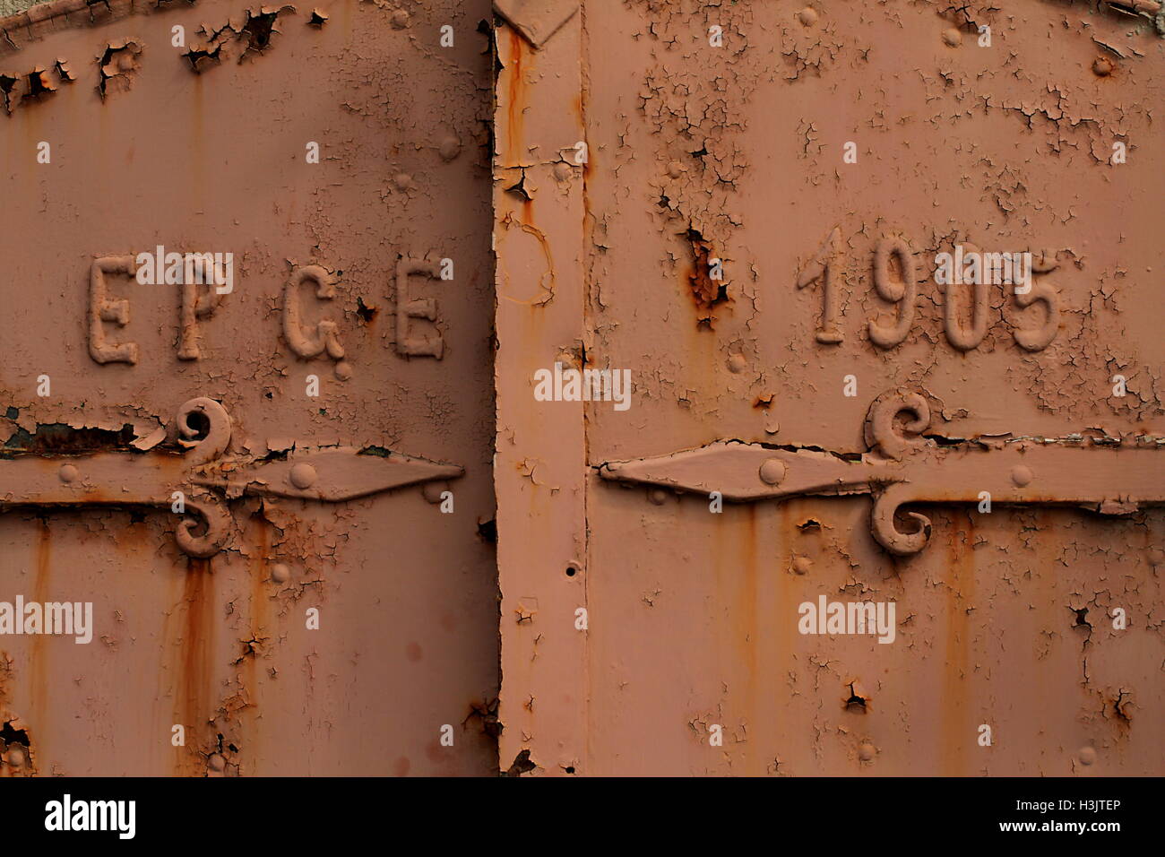 A rusty old door Stock Photo - Alamy