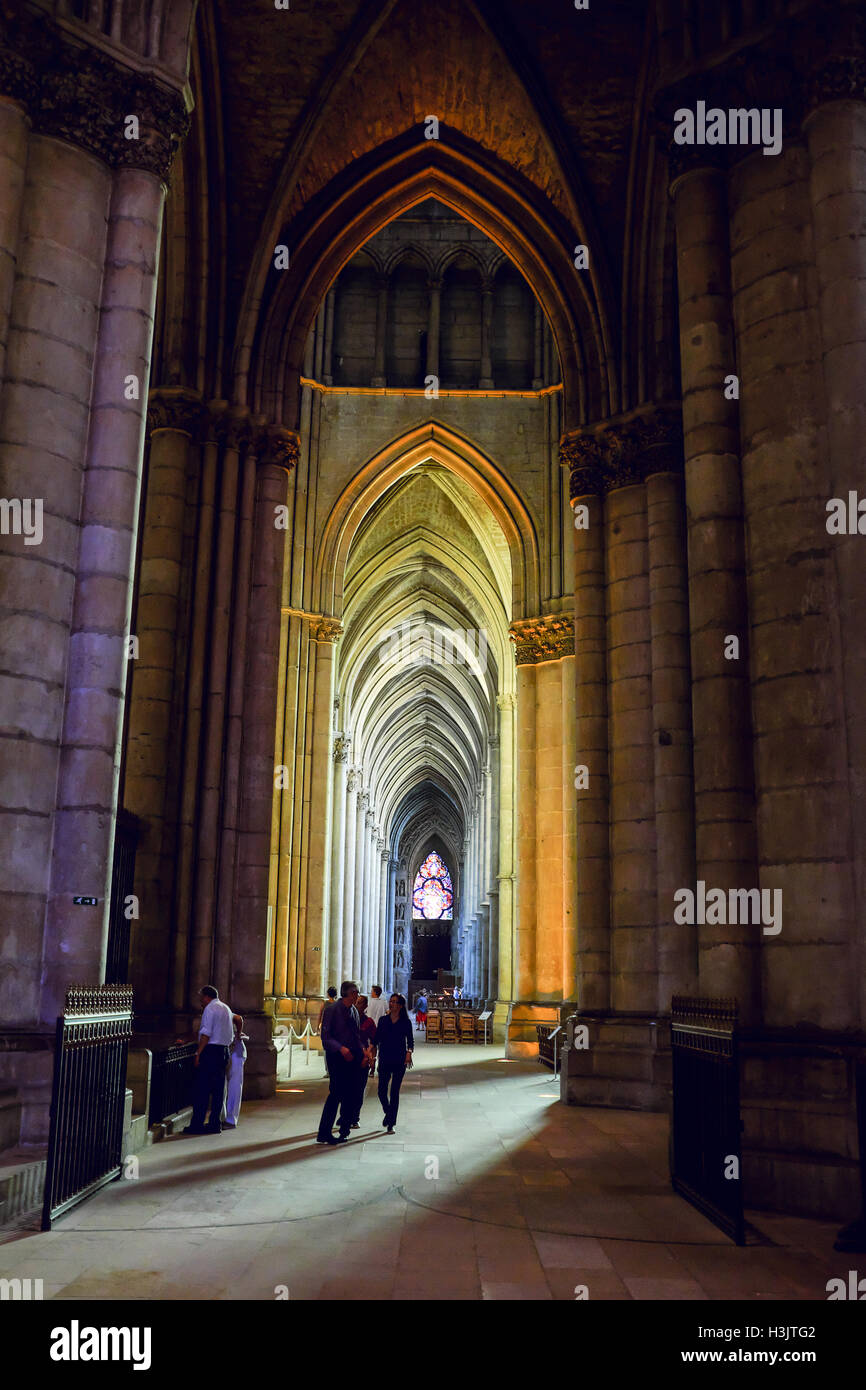 Reims cathedral interior hi-res stock photography and images - Alamy