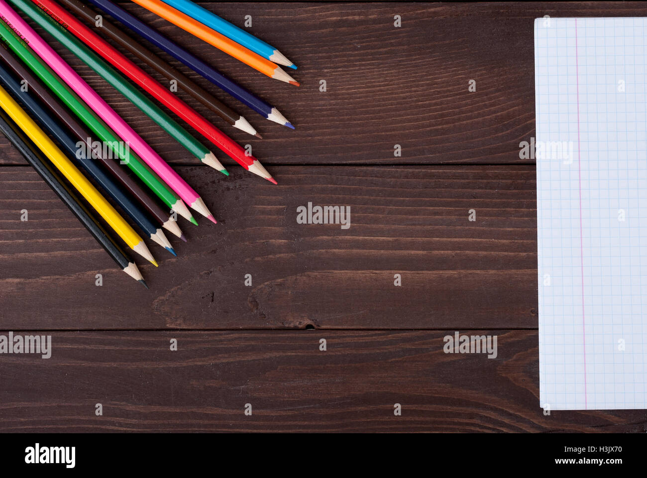 Supplies table hi-res stock photography and images - Alamy