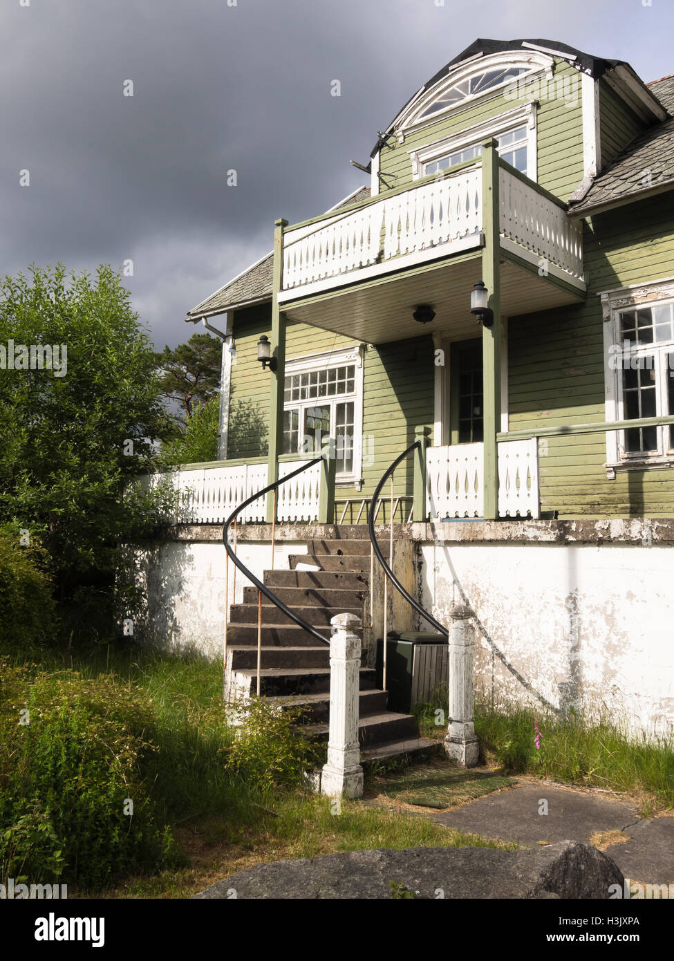 Battered architecture hi-res stock photography and images - Alamy