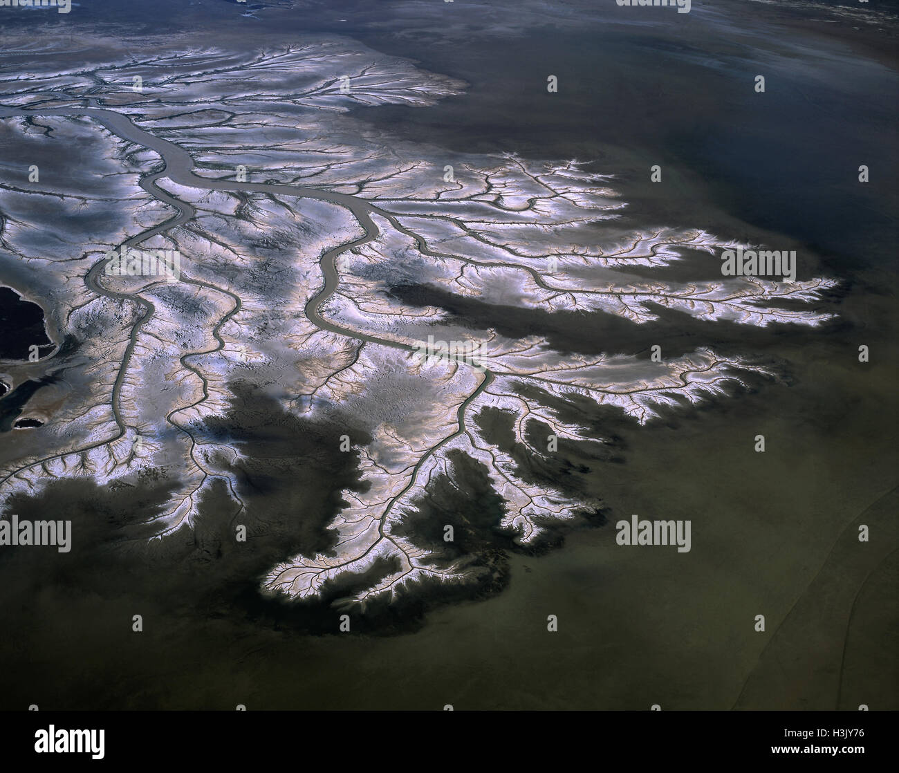 Mud flats with salt hi-res stock photography and images - Alamy