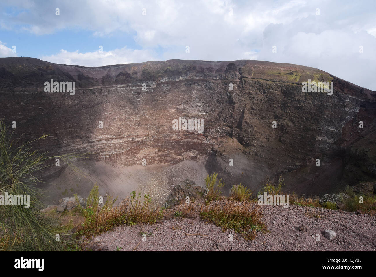 Mount Vesuvius Volcano in Southern Italy Stock Photo - Alamy