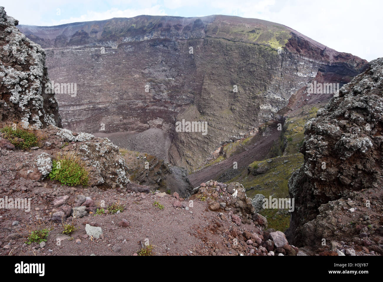 Mount Vesuvius Volcano in Southern Italy Stock Photo - Alamy