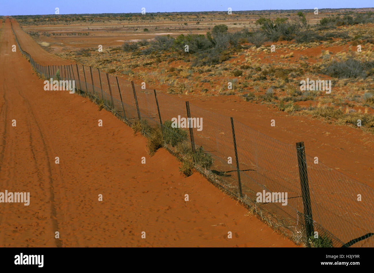 Dingo fence hi-res stock photography and images - Alamy