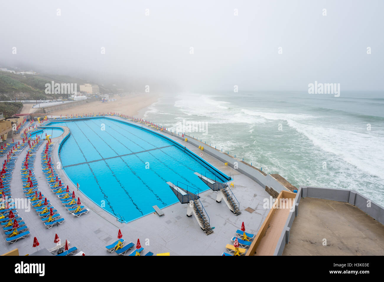 Waves swimming pool hi-res stock photography and images - Alamy