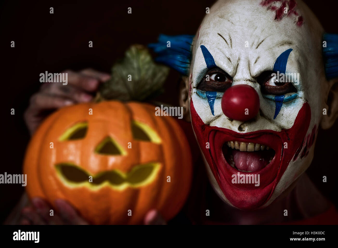 Clown killer hi-res stock photography and images - Alamy