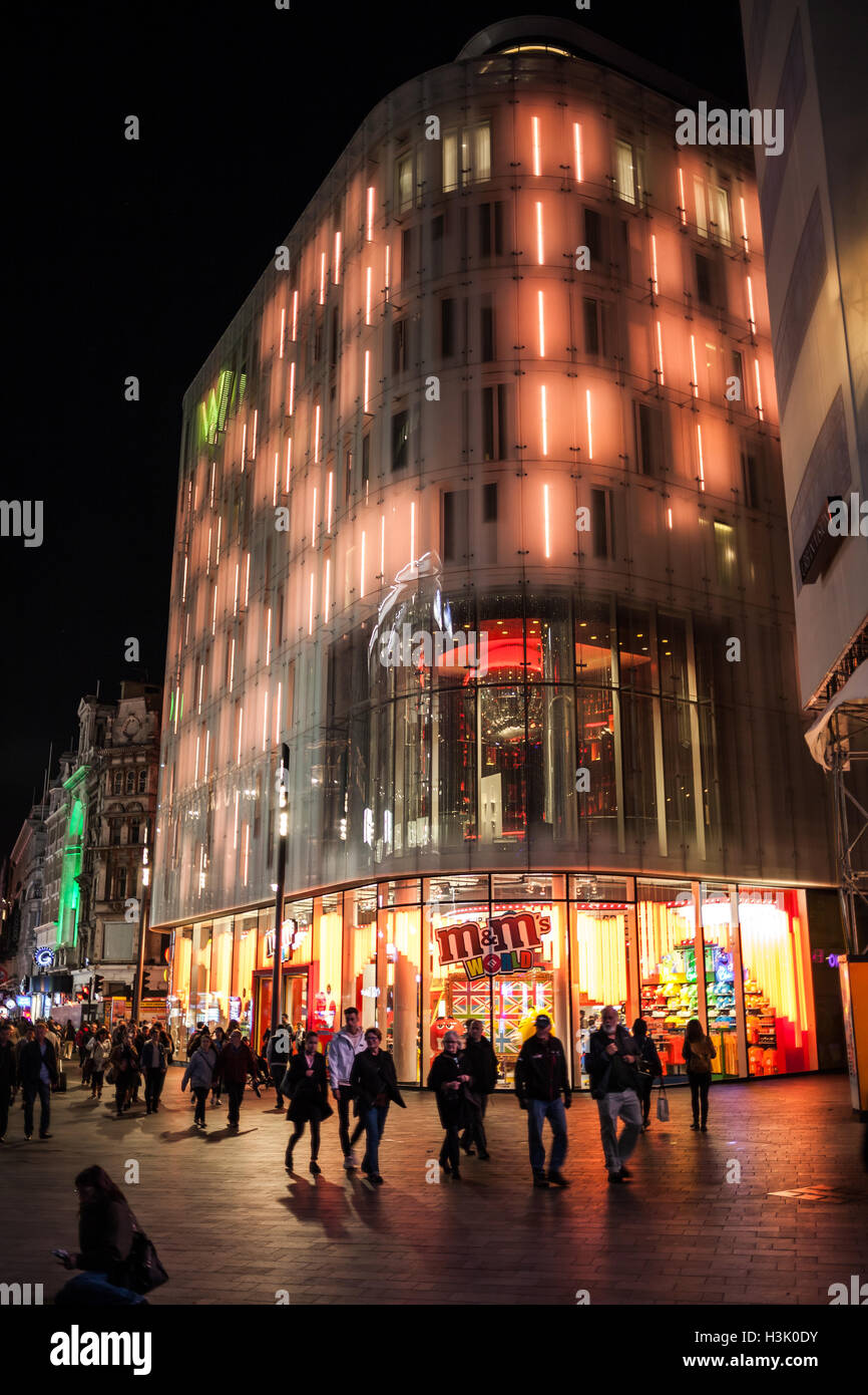 M&m store london hi-res stock photography and images - Alamy