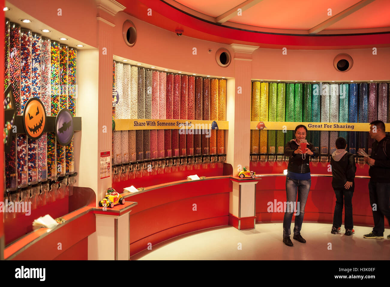 M and m candy hi-res stock photography and images - Alamy