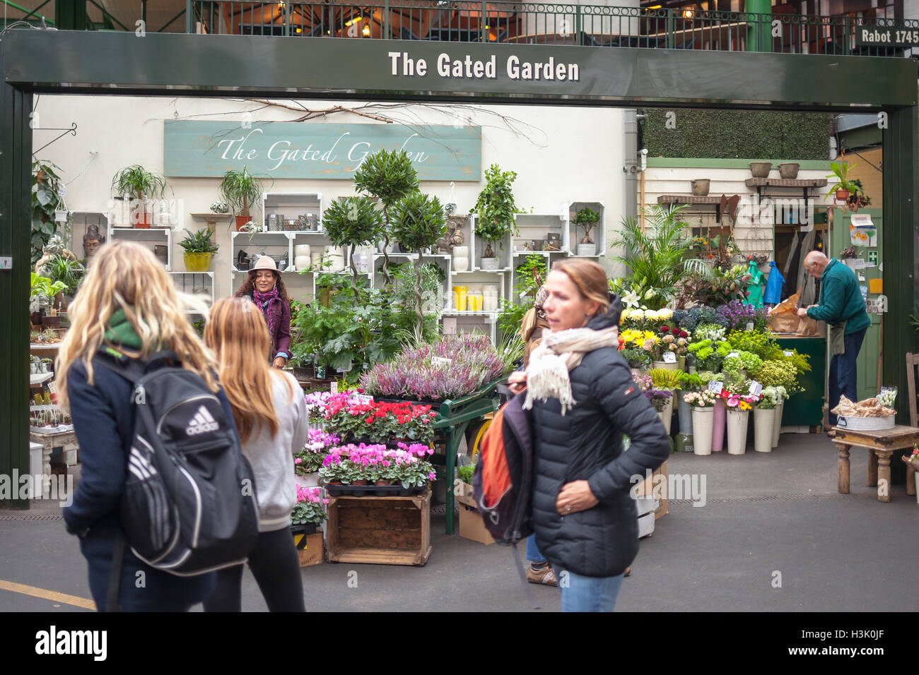 The gated garden hi-res stock photography and images - Alamy