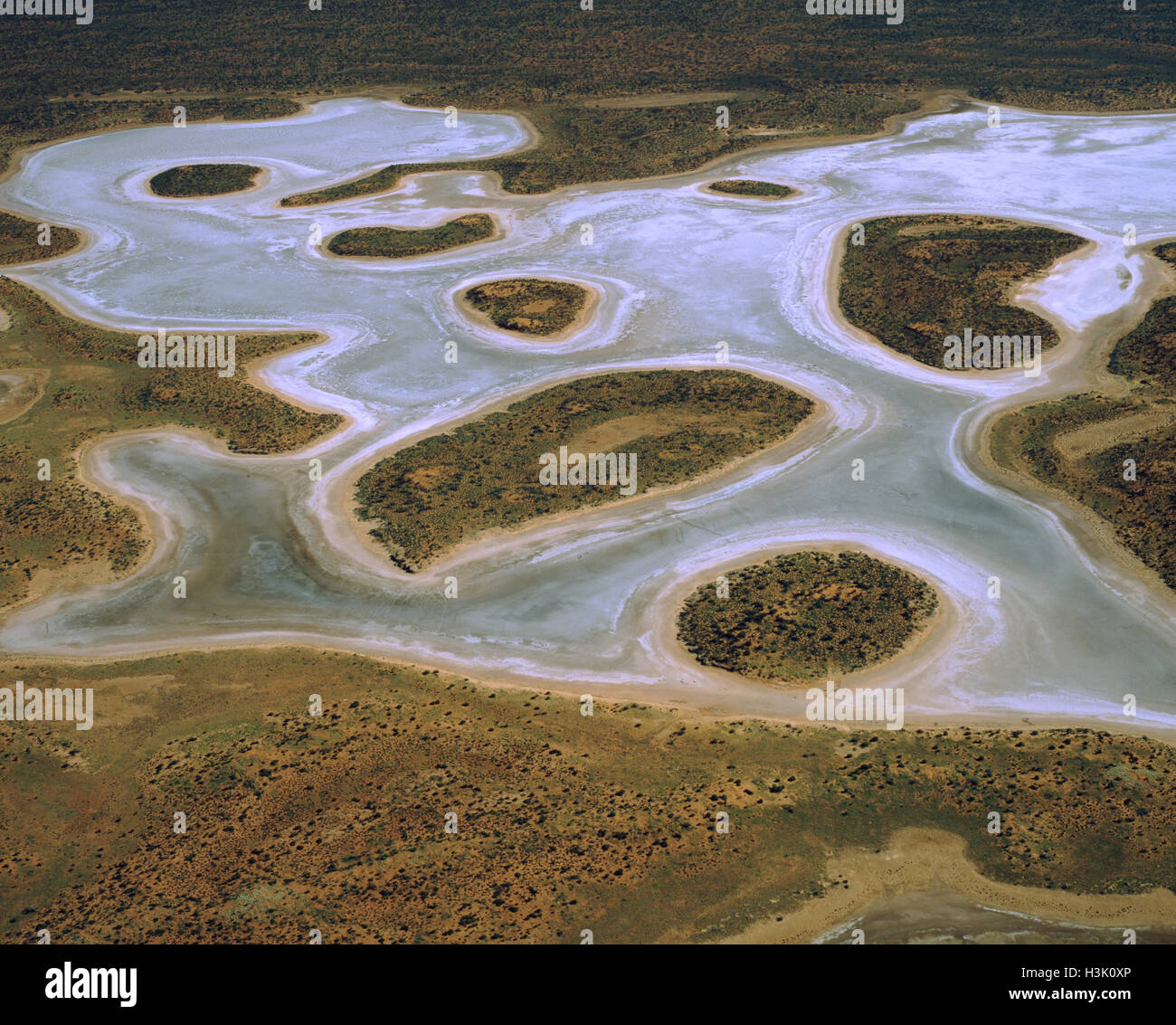 Lake amadeus hi-res stock photography and images - Alamy