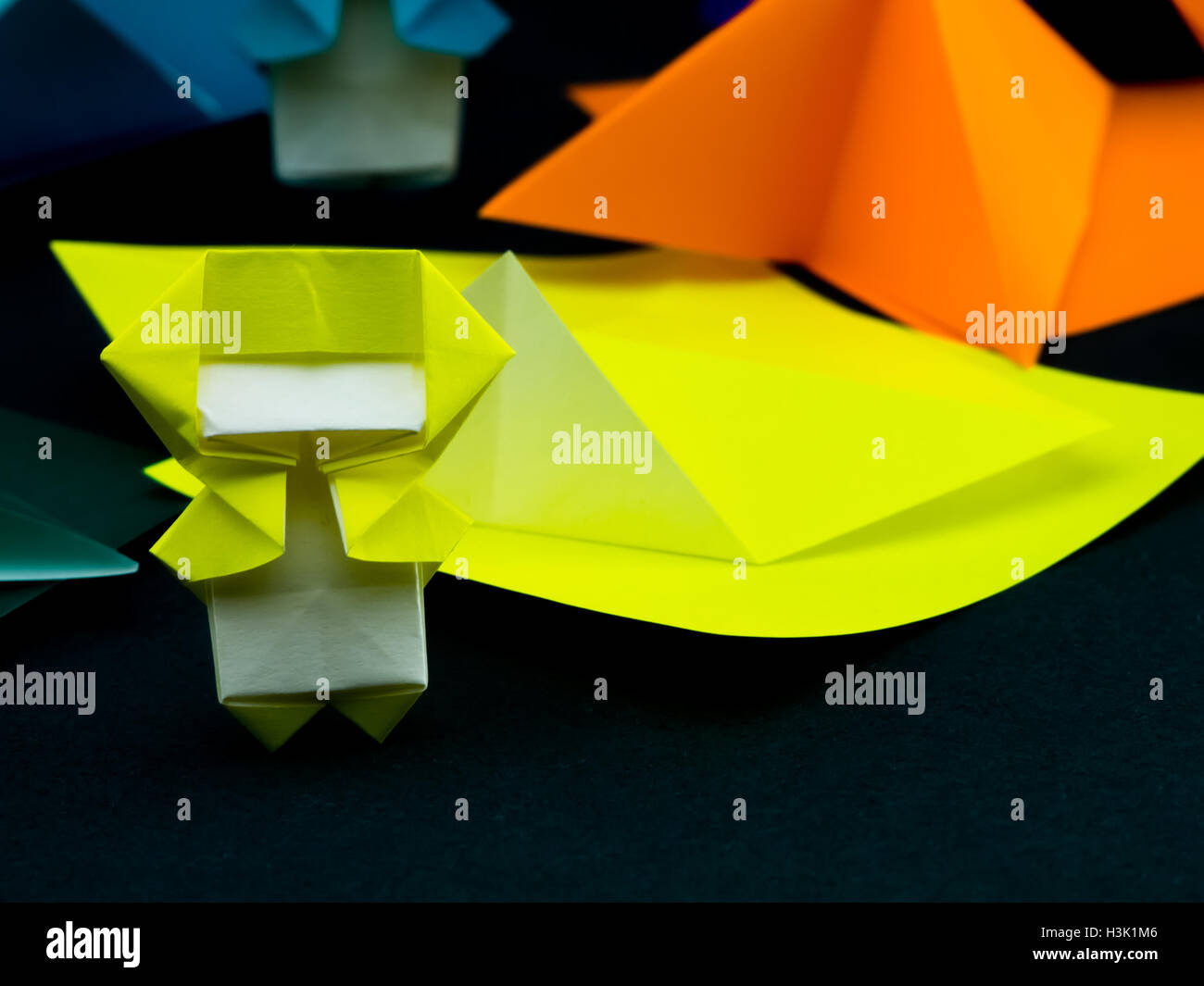 Japanese Origami Toys Folding Instructions; How to Play Stock Photo - Alamy