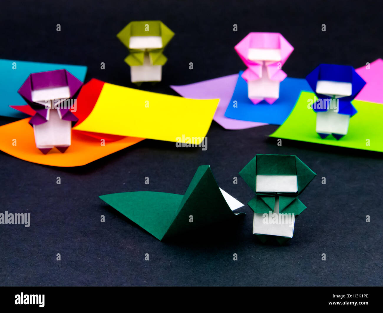 Japanese Origami Toys Folding Instructions; How to Play Stock Photo - Alamy