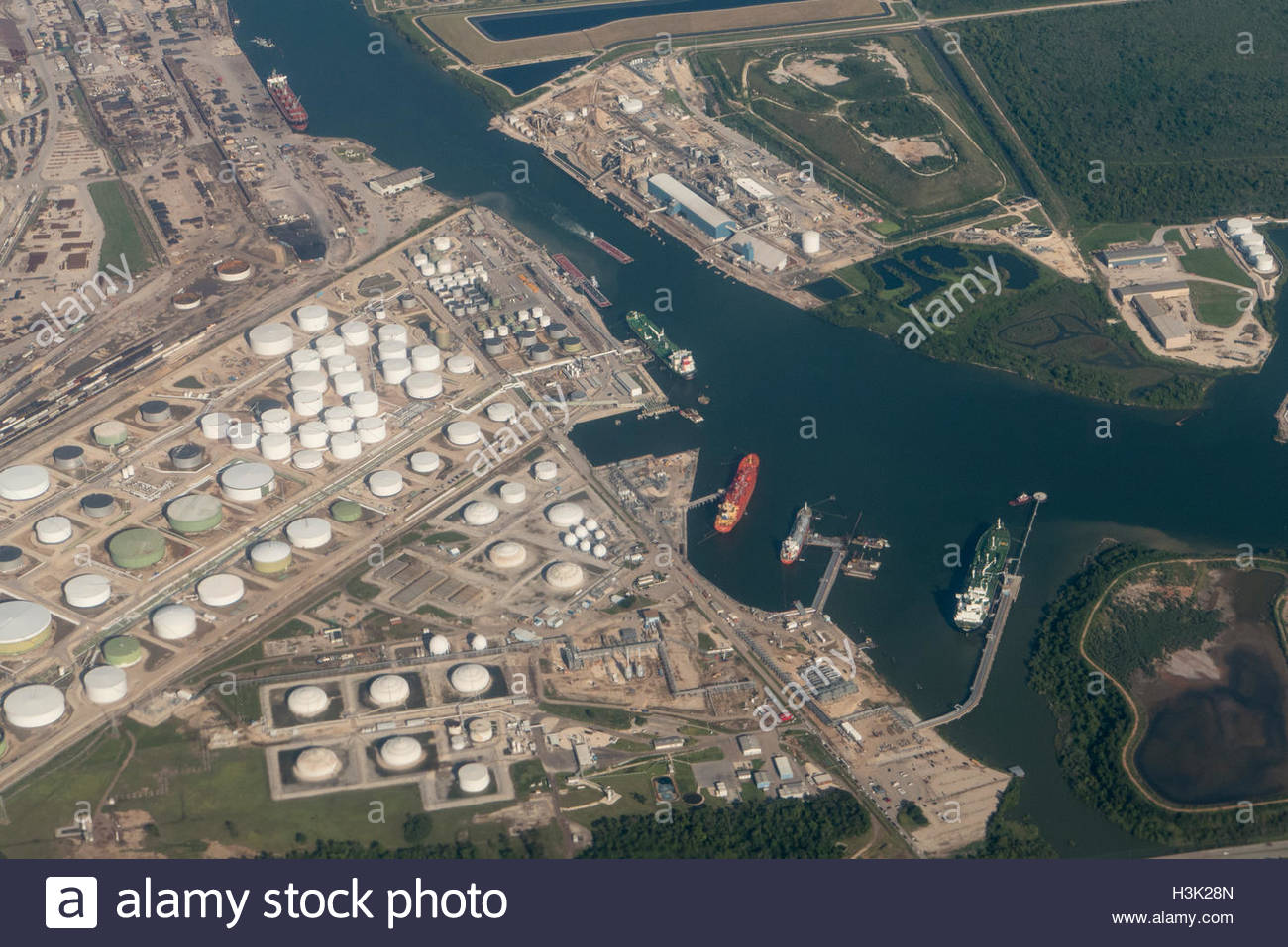Oil Tank Farm Aerial View Stock Photos & Oil Tank Farm Aerial View ...