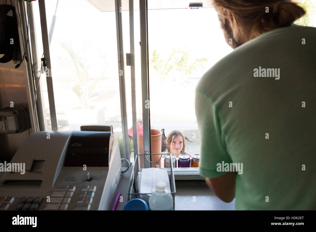 Food serving hatch hi-res stock photography and images - Alamy