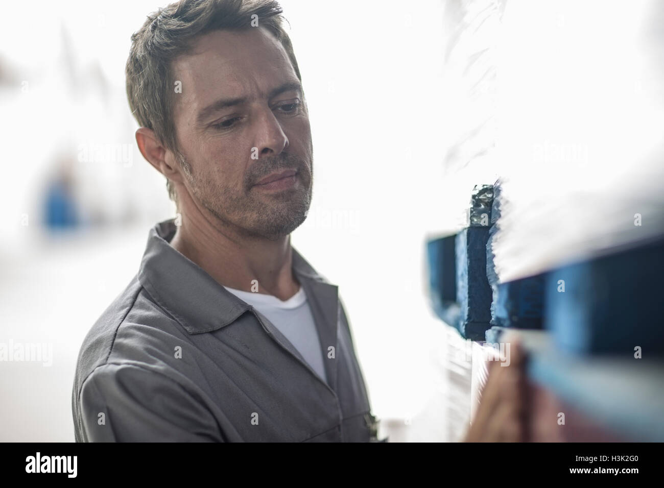 Factory supervisor checking pallet at packaging factory Stock Photo - Alamy