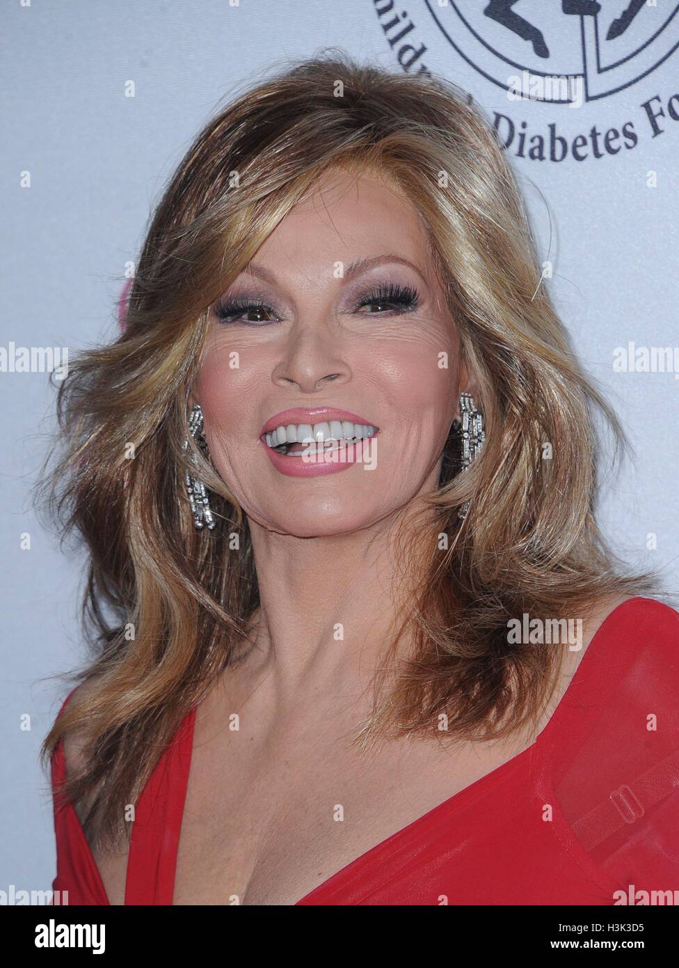 Beverly Hills, CA. 8th Oct, 2016. Raquel Welch at arrivals for The 2016 ...