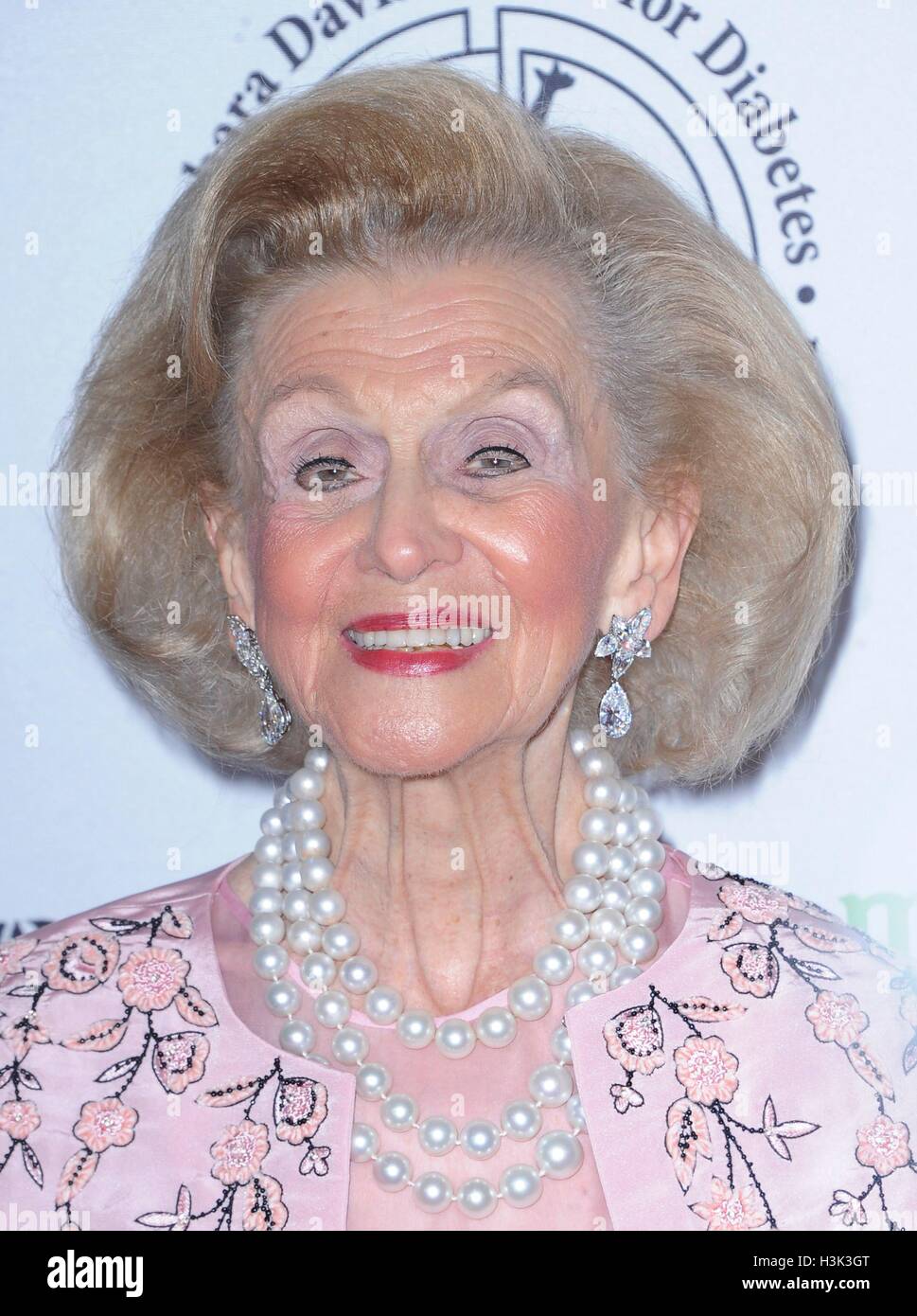 Beverly Hills, CA. 8th Oct, 2016. Barbara Davis at arrivals for The ...