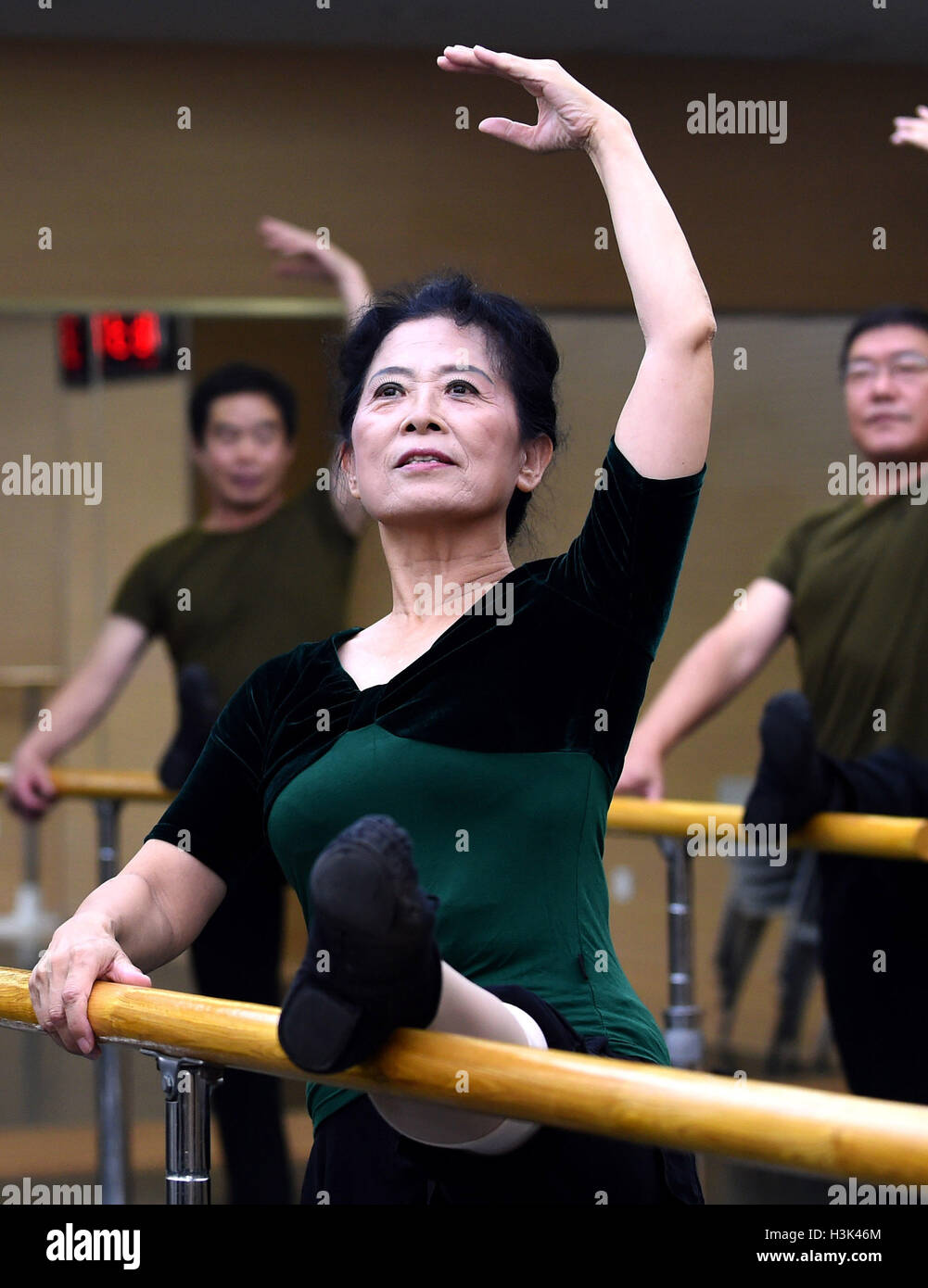 Tianjin, China. 26th Sep, 2016. Wang Xinling, 65, practises ballet at a rehearsal at the ...