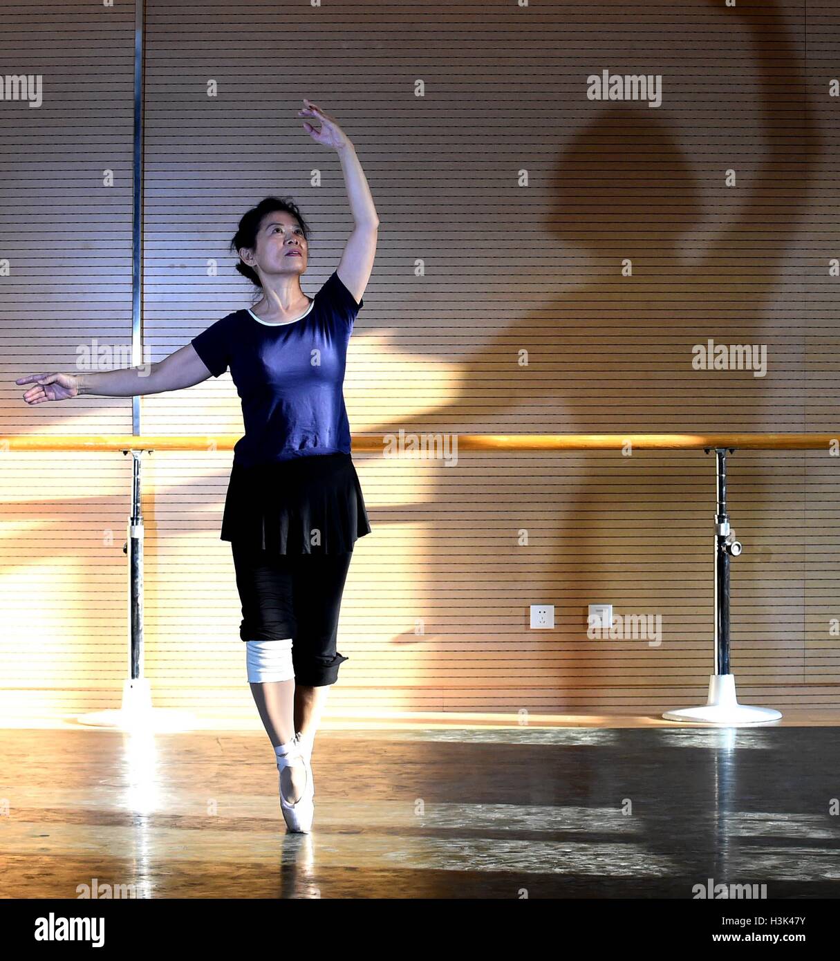 Wang xinling hi-res stock photography and images - Alamy