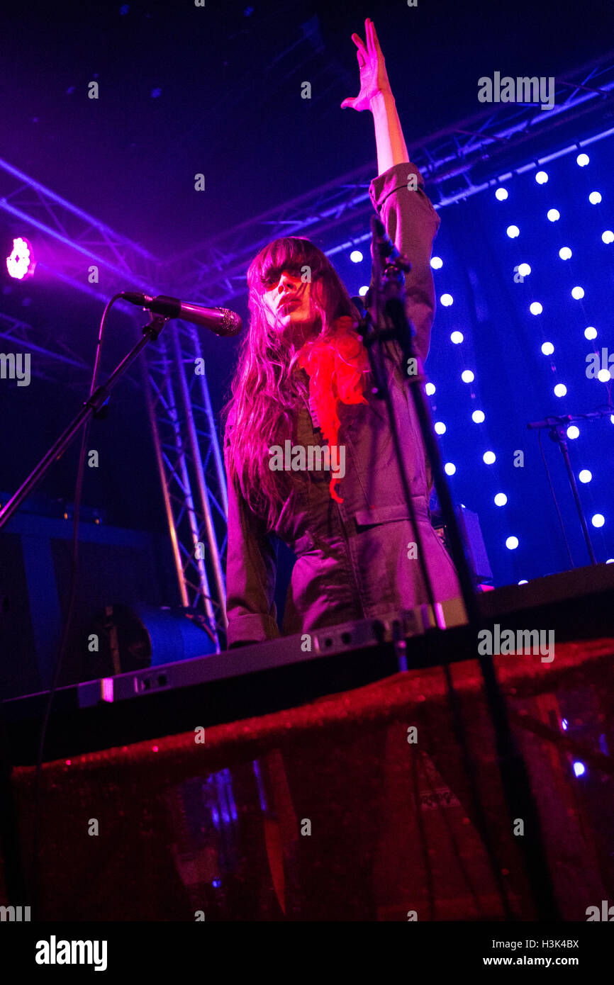 Teri gender bender le butcherettes hi-res stock photography and images ...