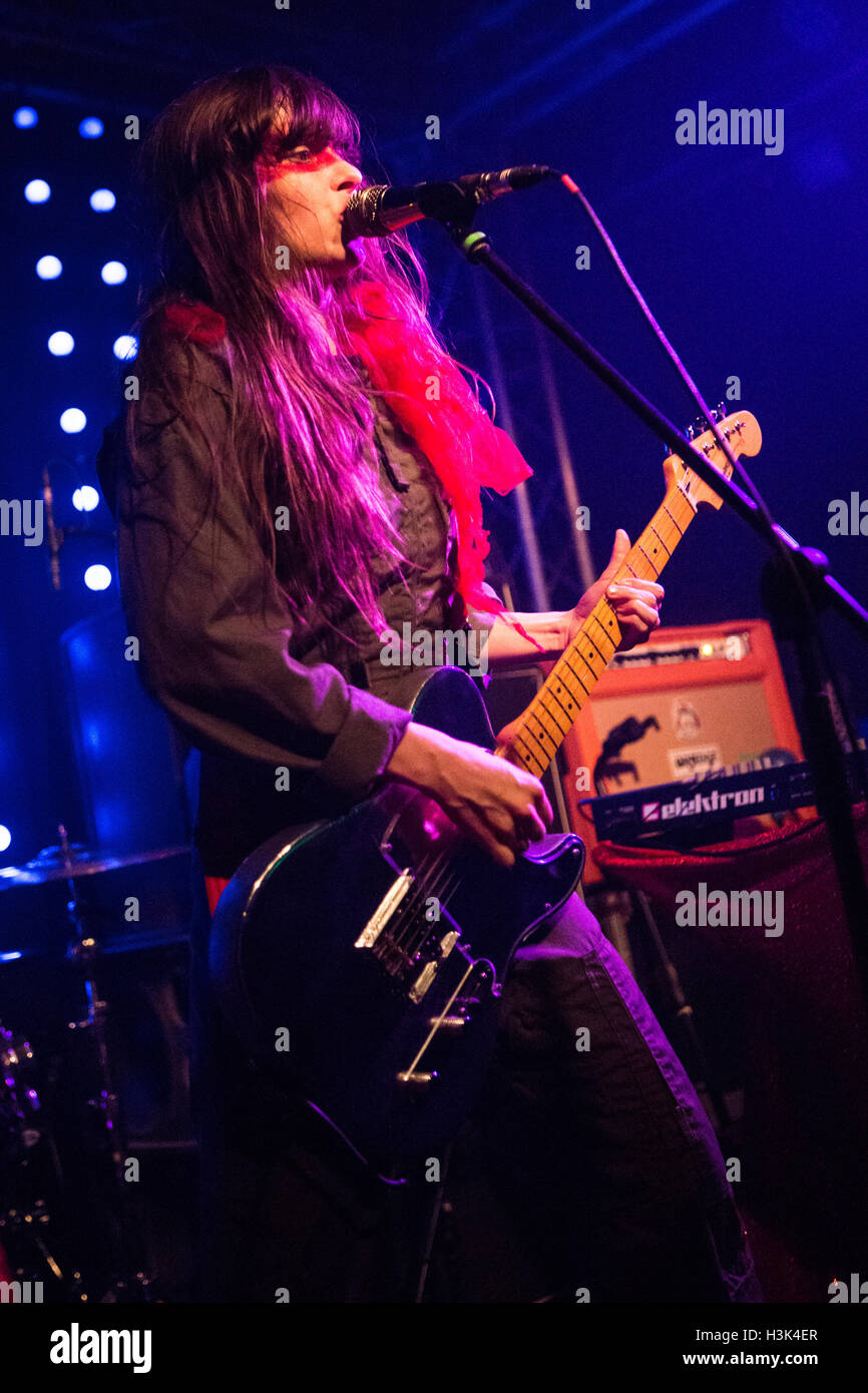 Teri gender bender le butcherettes hi-res stock photography and images ...