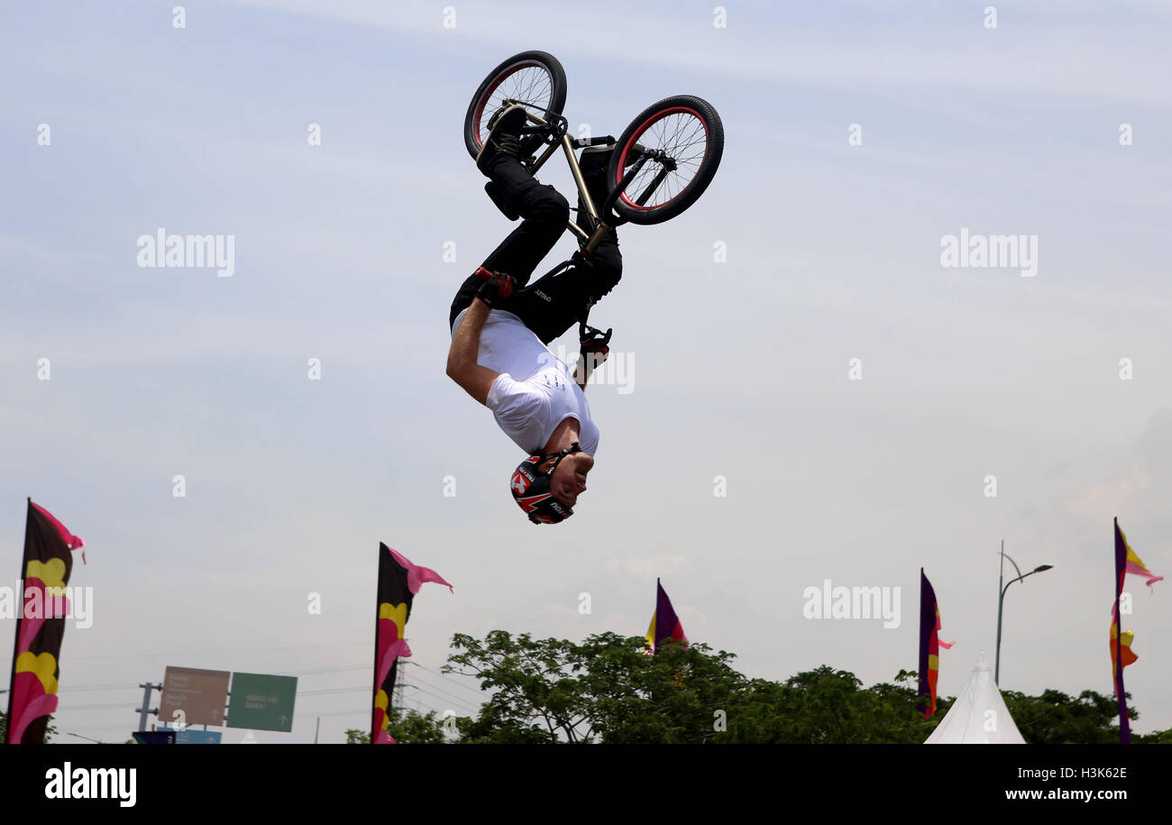 Jakarta, Jakarta, Indonesia. 9th Oct, 2016. BMX freestyle competition ...
