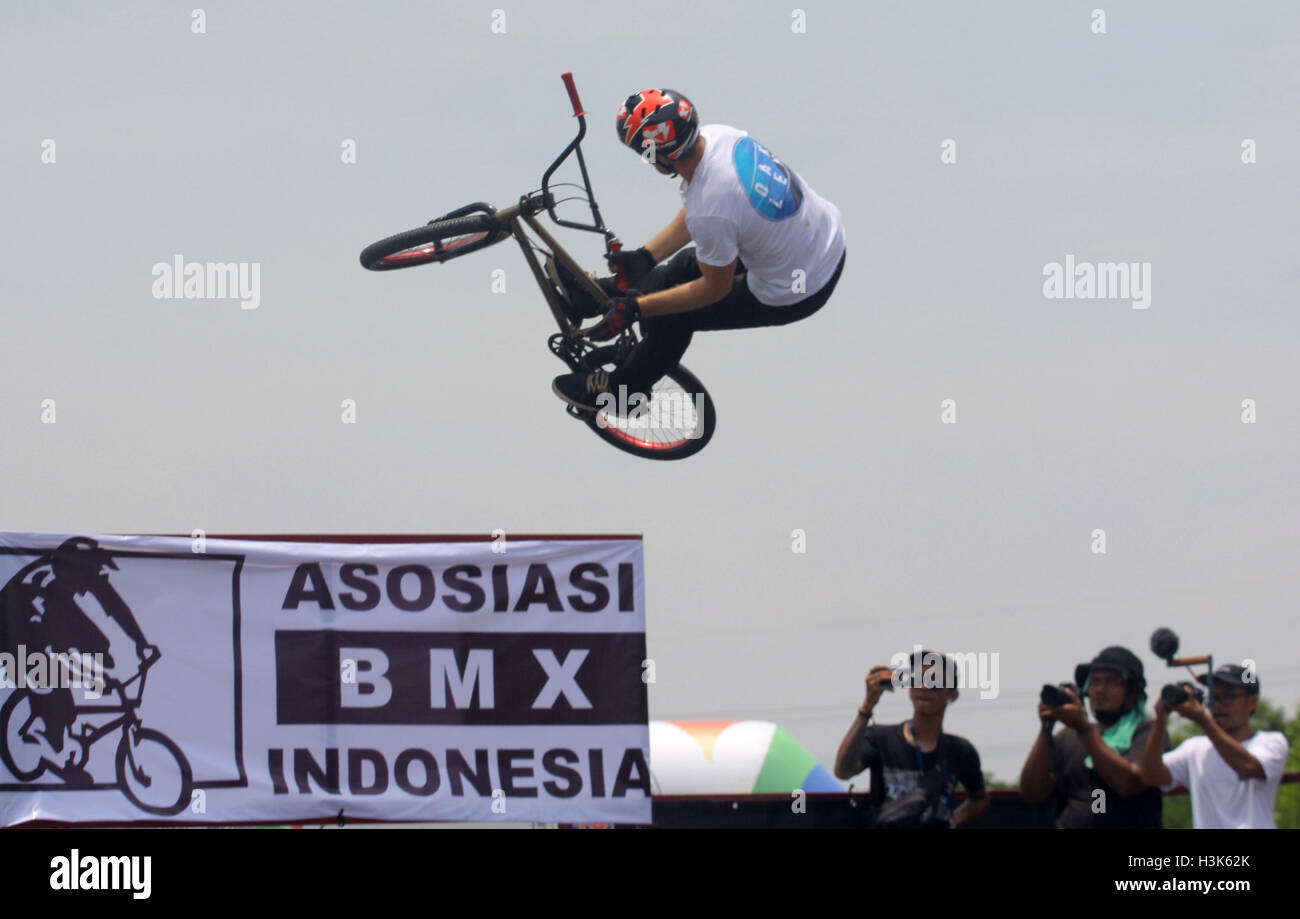 Jakarta, Jakarta, Indonesia. 9th Oct, 2016. BMX freestyle competition ...