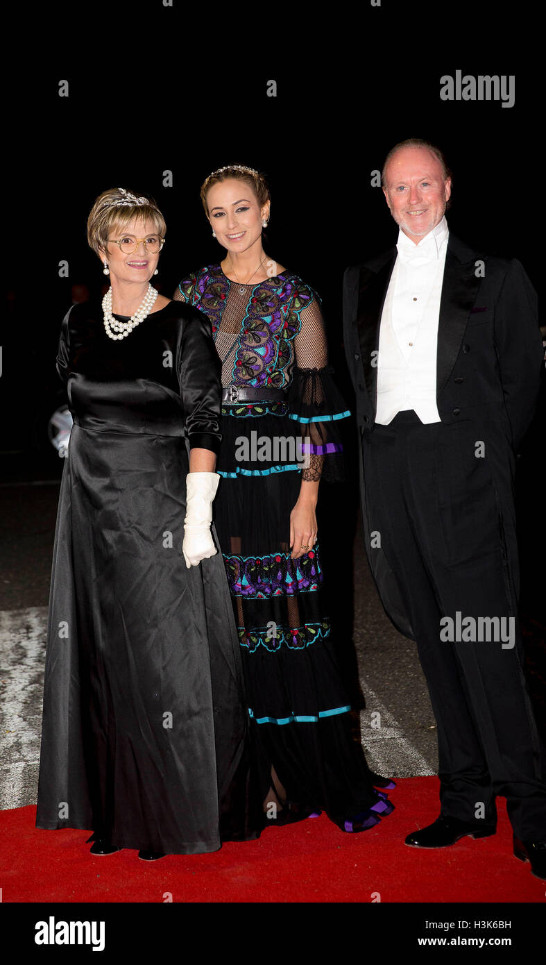 Tirana, Albania. 08th Oct, 2016. Princess Gloria and Princess Elisabeth ...