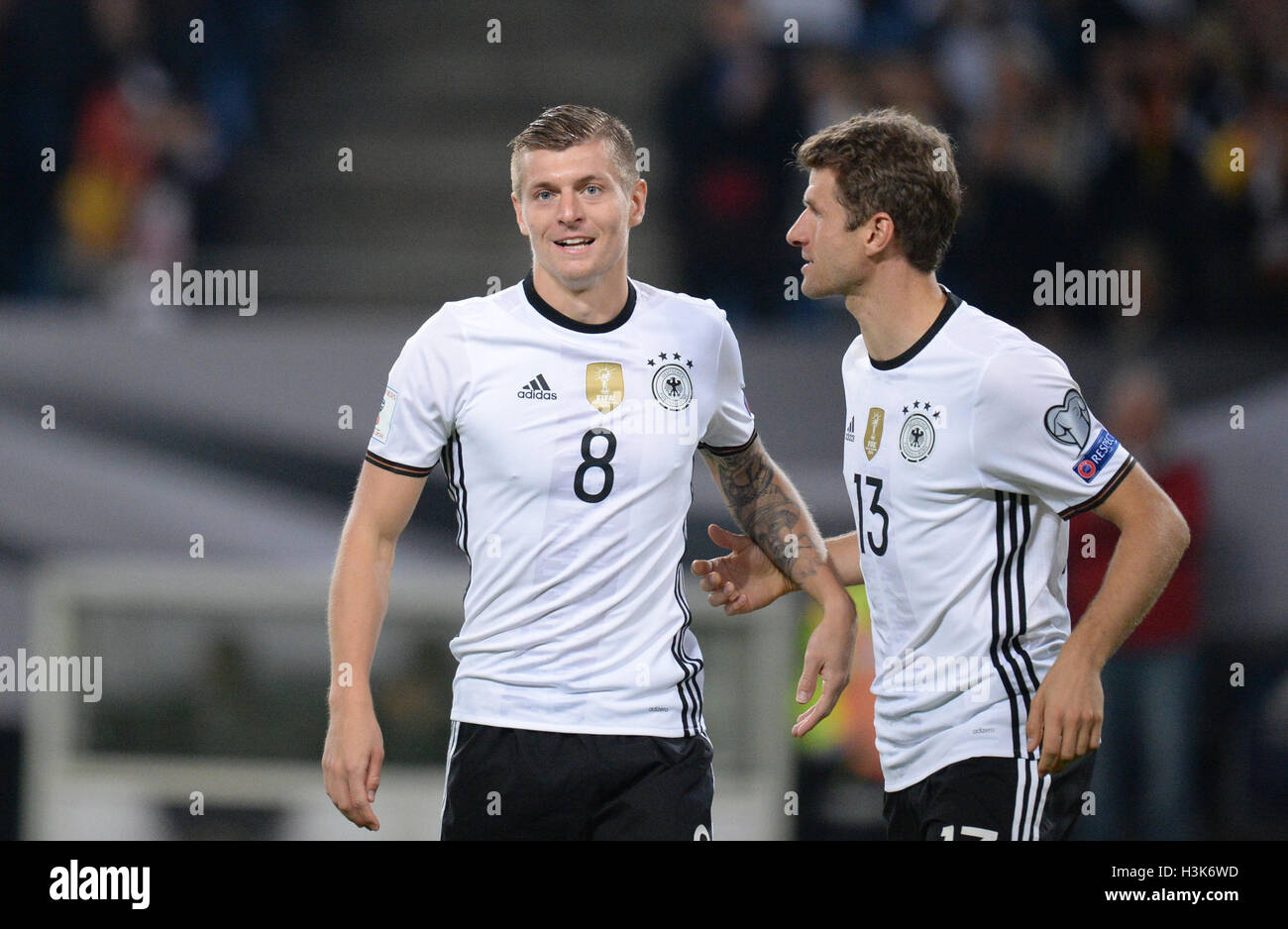 Hamburg, Germany. 08th Oct, 2016. Germany's Toni Kroos (L) celebrates ...