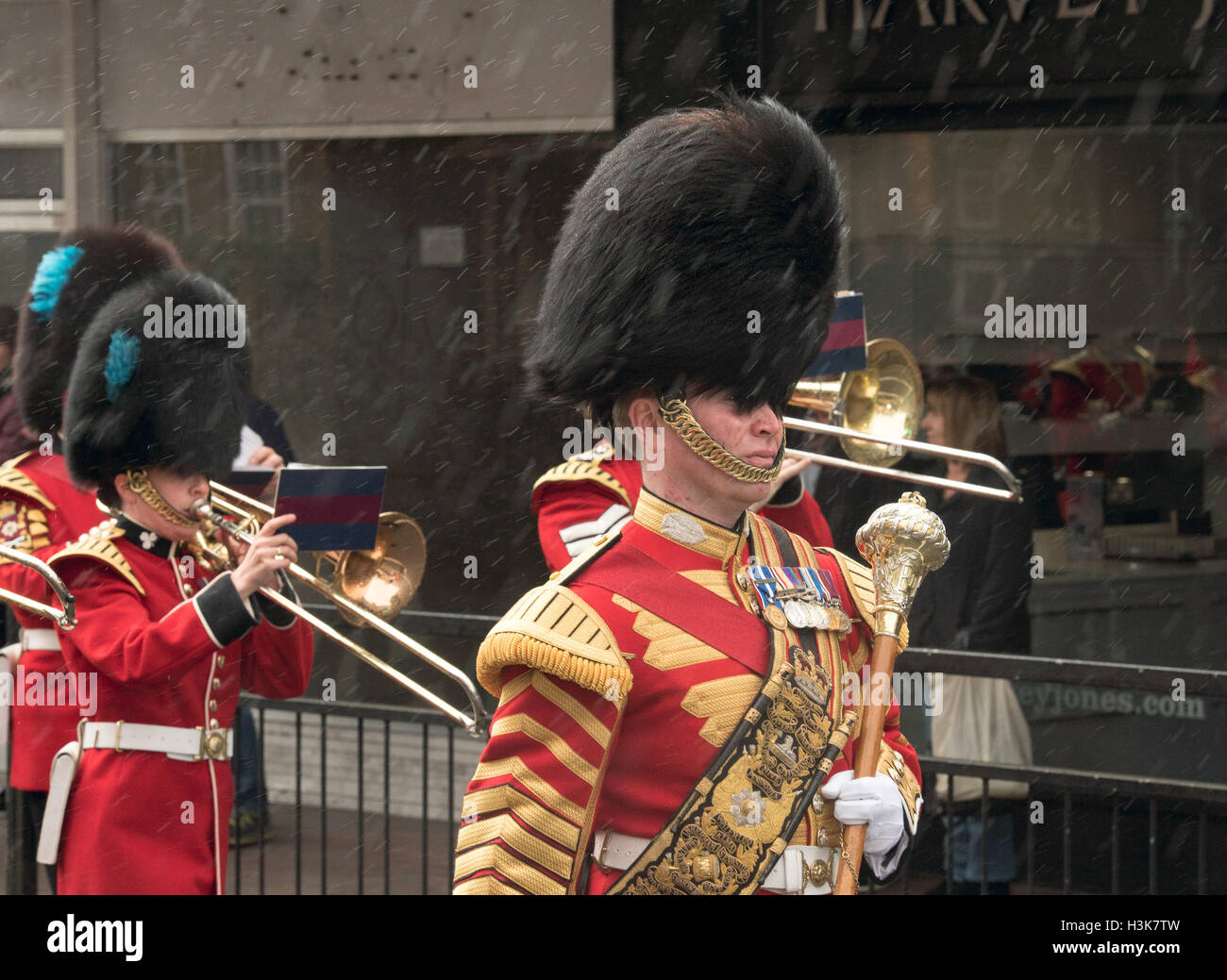Irish guards drum major hi-res stock photography and images - Alamy
