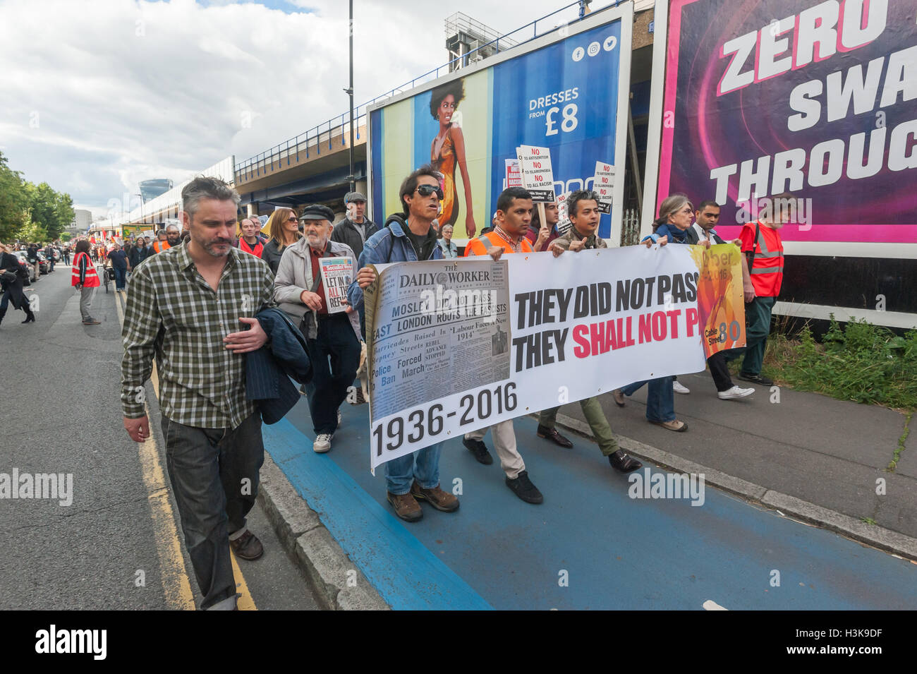 The battle of cable street 1936 hi-res stock photography and images - Alamy
