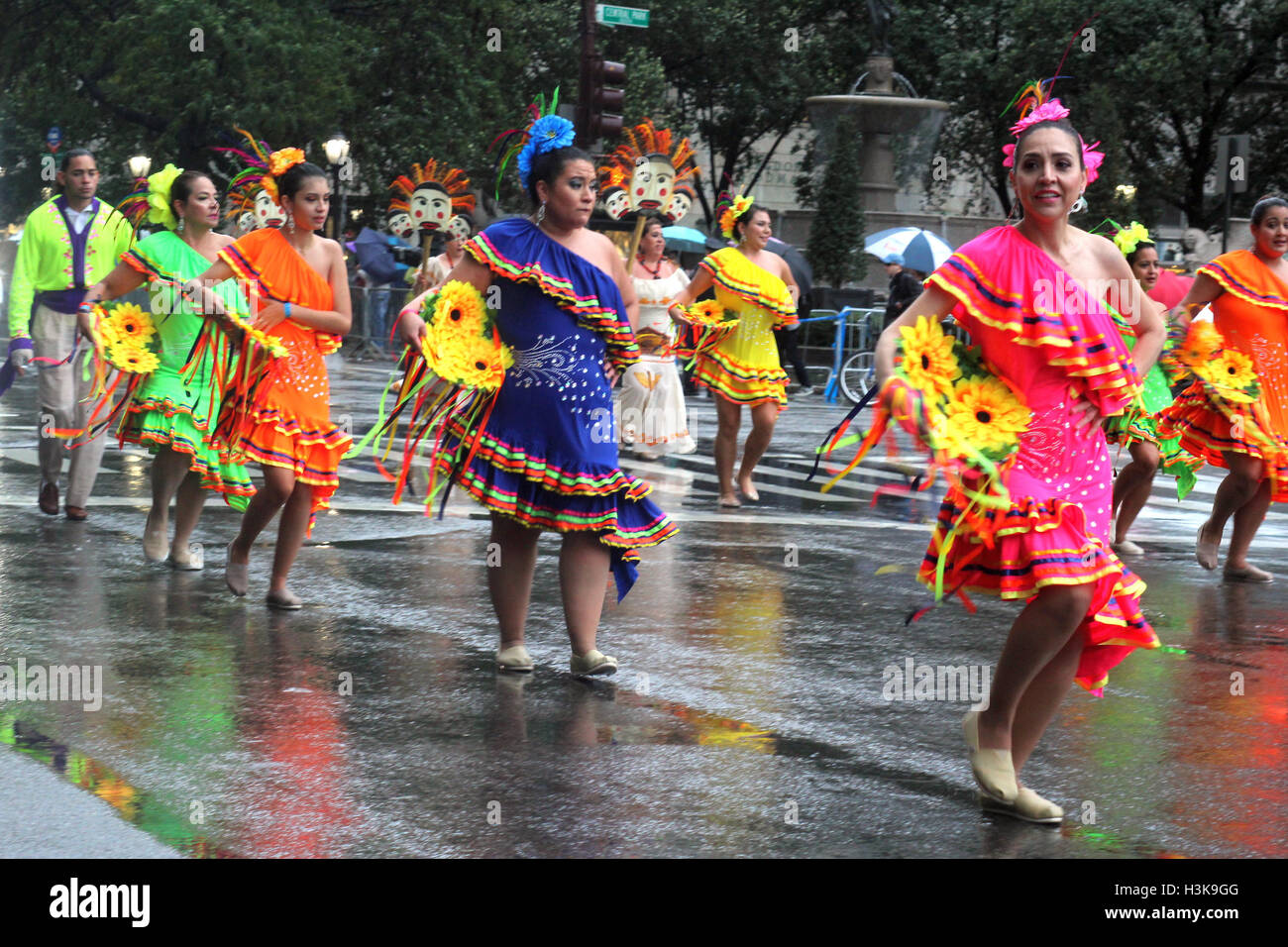 New York City Hispanic Parade 2016 Stock Photo - Alamy