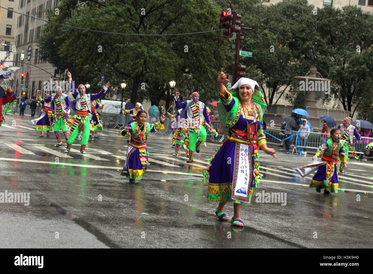 New York City Hispanic Parade 2016 Stock Photo - Alamy