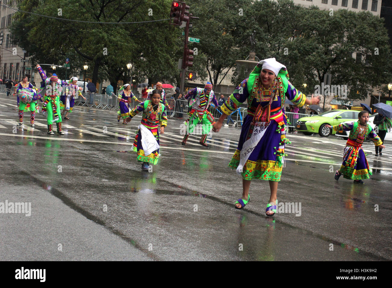 New York City Hispanic Parade 2016 Stock Photo - Alamy