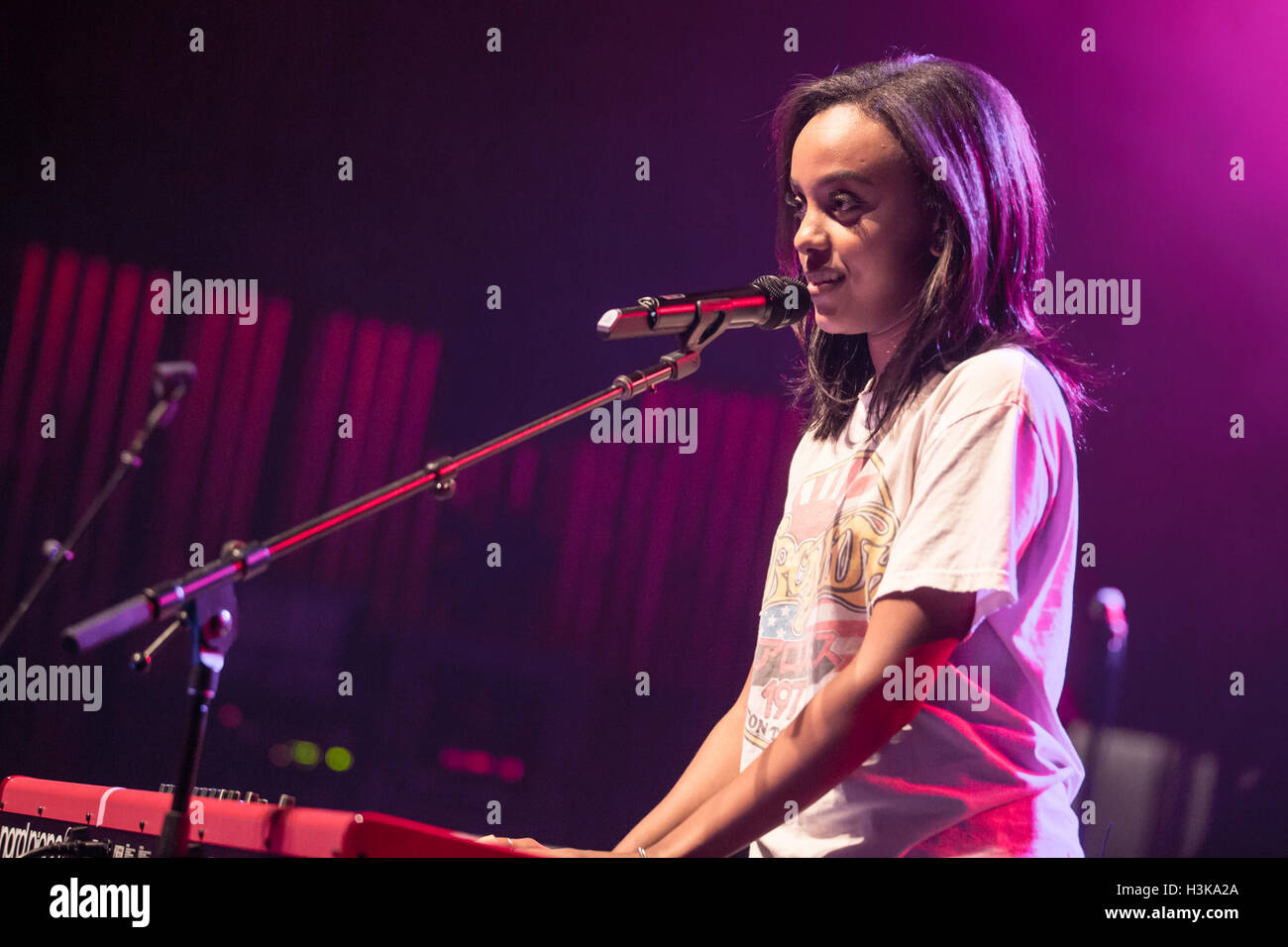 Detroit, Michigan, USA. 6th Oct, 2016. RUTH B performing on ALESSIA ...