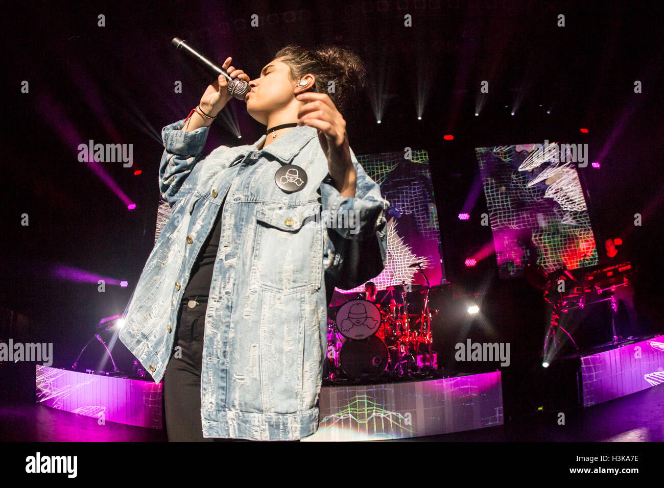 Detroit, Michigan, USA. 6th Oct, 2016. ALESSIA CARA performing on her ...