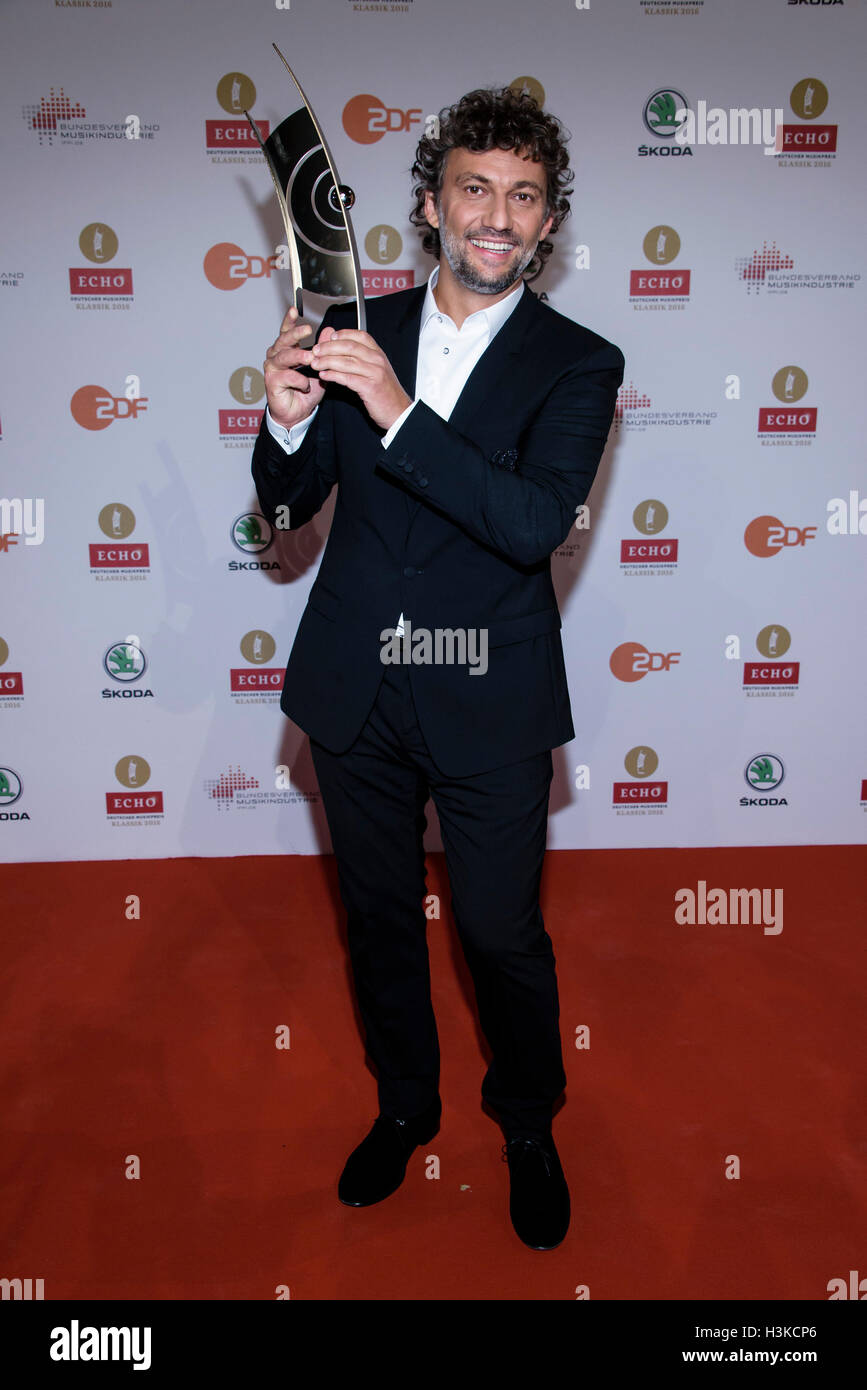 German opera singer hi-res stock photography and images - Alamy