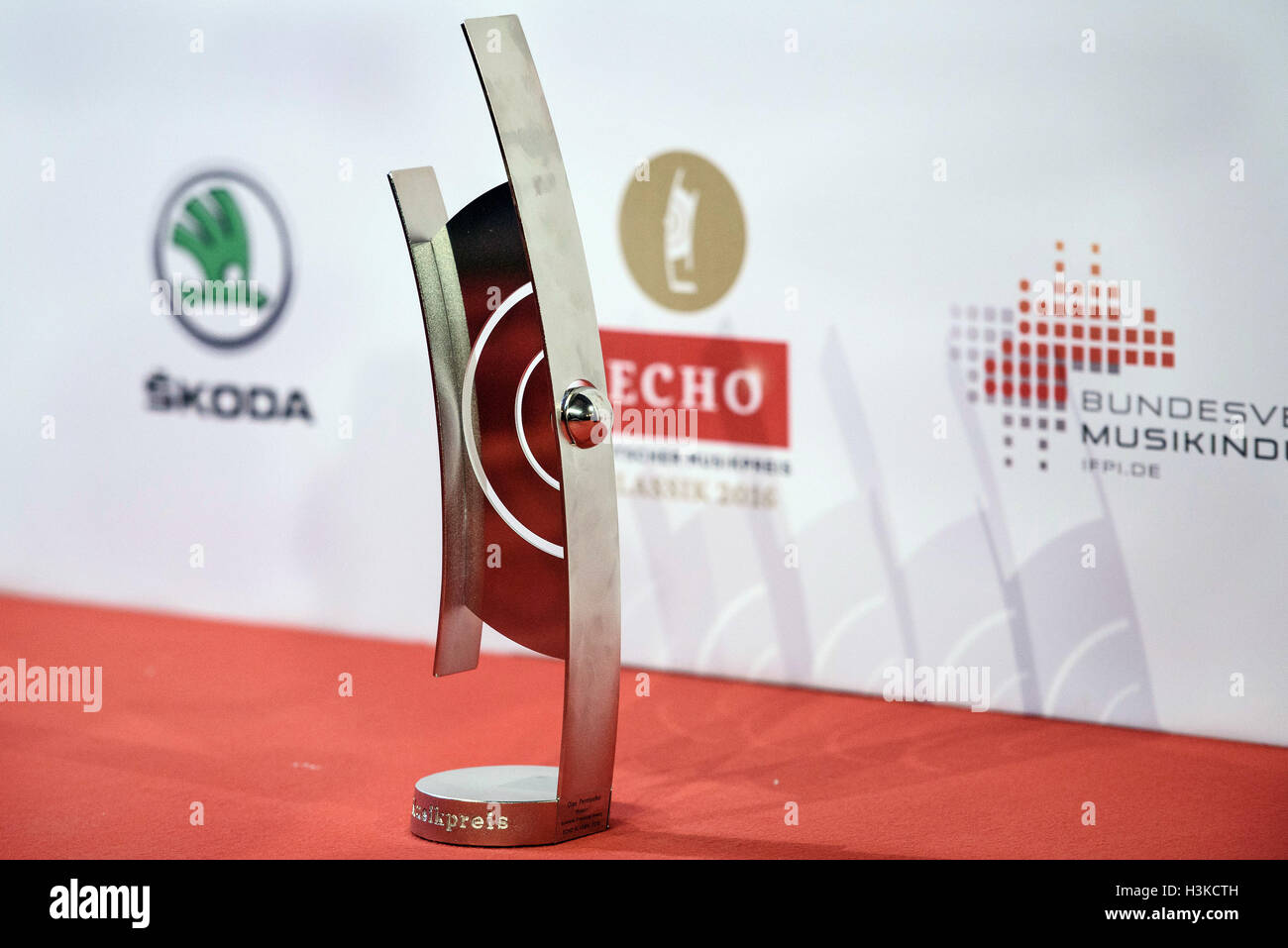 Berlin, Germany. 09th Oct, 2016. A trophy on display during the Echo ...