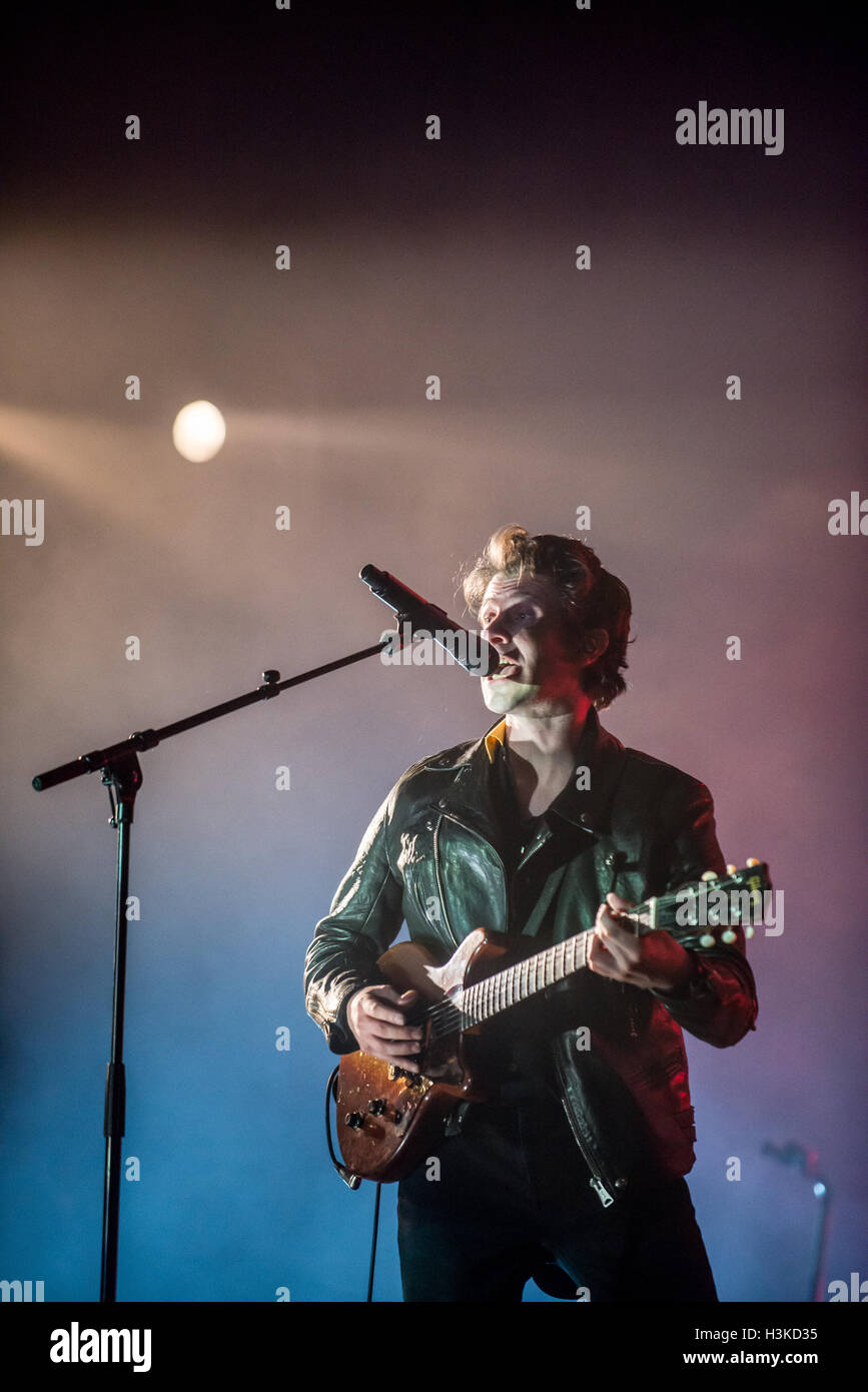 London UK, 9th October 2016. English singer and songwriter Jamie T ...