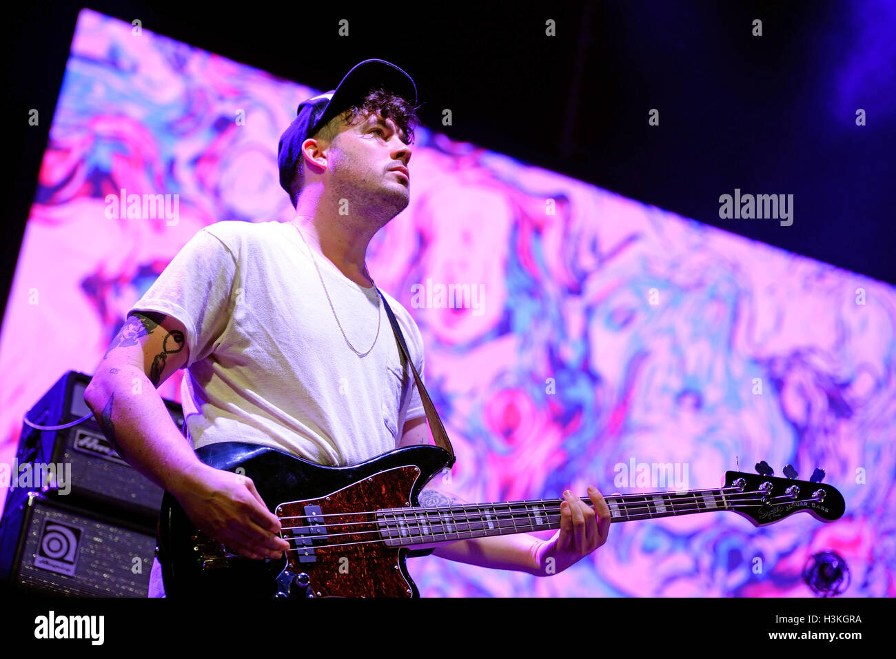 Electronic rock hi-res stock photography and images - Alamy