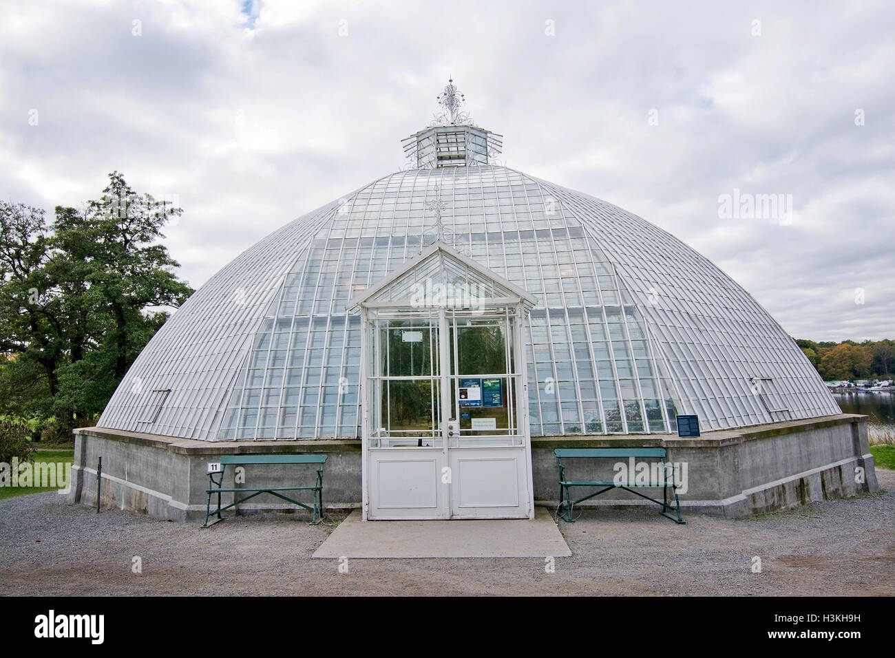 The Victoria building cupola shaped glass greenhouse built in 1900 on ...