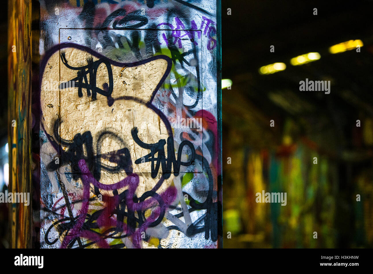 Graffiti graffitti grafiti grafitti hi-res stock photography and images ...